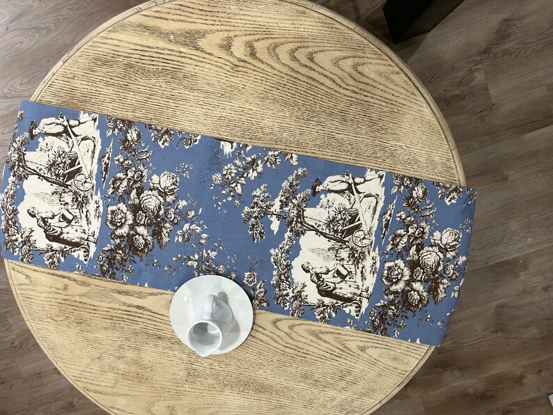 Floral Toile Table Runner: Vintage Cottage Decor - Etsy