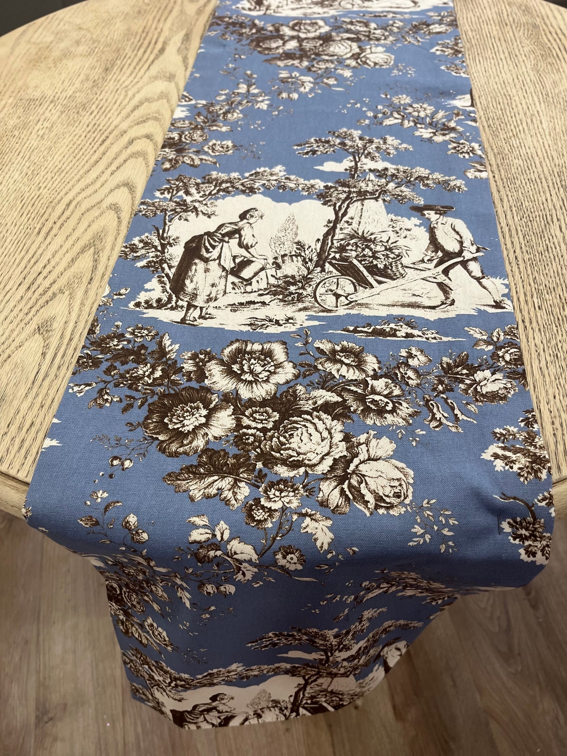 Floral Toile Table Runner: Vintage Cottage Decor - Etsy