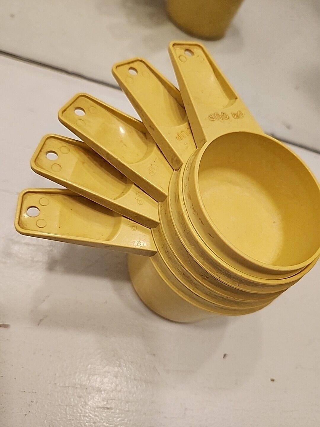Tupperware Vintage Mustard Yellow Retro 70's Nesting Measuring Cups Set ...
