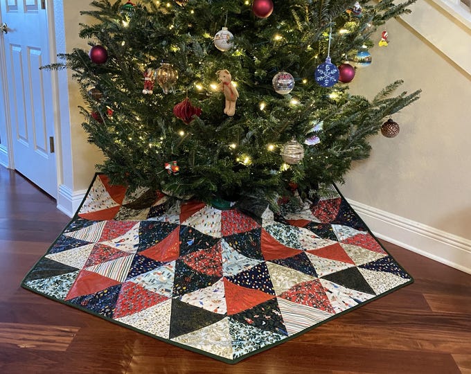 RIFLE PAPER Quilted Tree Skirt Holiday Classics Metallic Double-sided ...