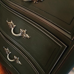 AVAILABLE! Free Shipping! French Provincial Vintage 9 Drawer Dresser ...
