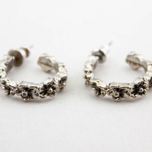 Vintage EH Signed Dark Silver Tone Metal Flower Hoop Earrings - Etsy