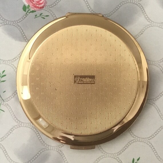 Stratton powder compact, c1970s or 1980s gold convert… - Gem