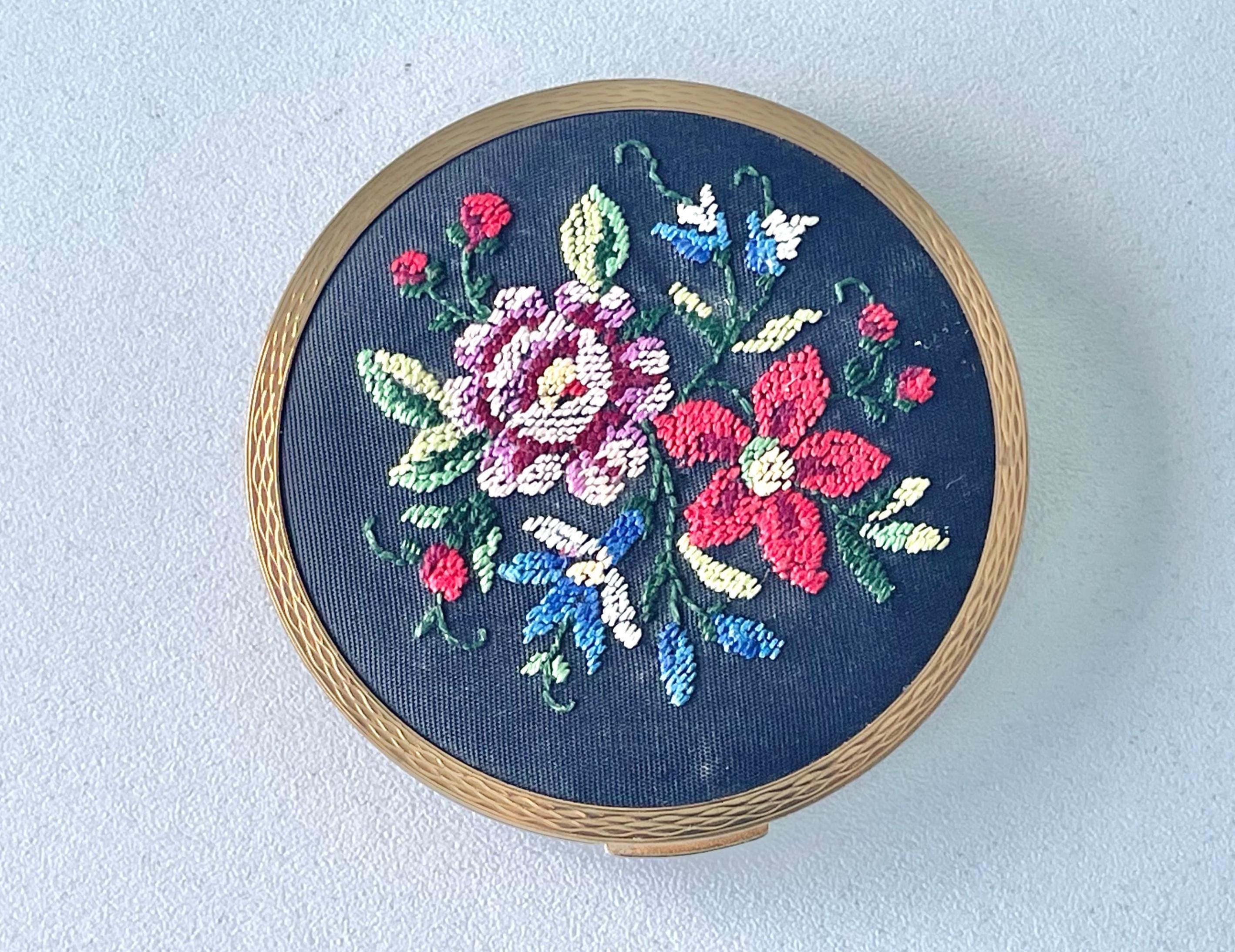 Vintage Stratton Powder Compact : Embroidered Pink Roses, Floral Makeup ...