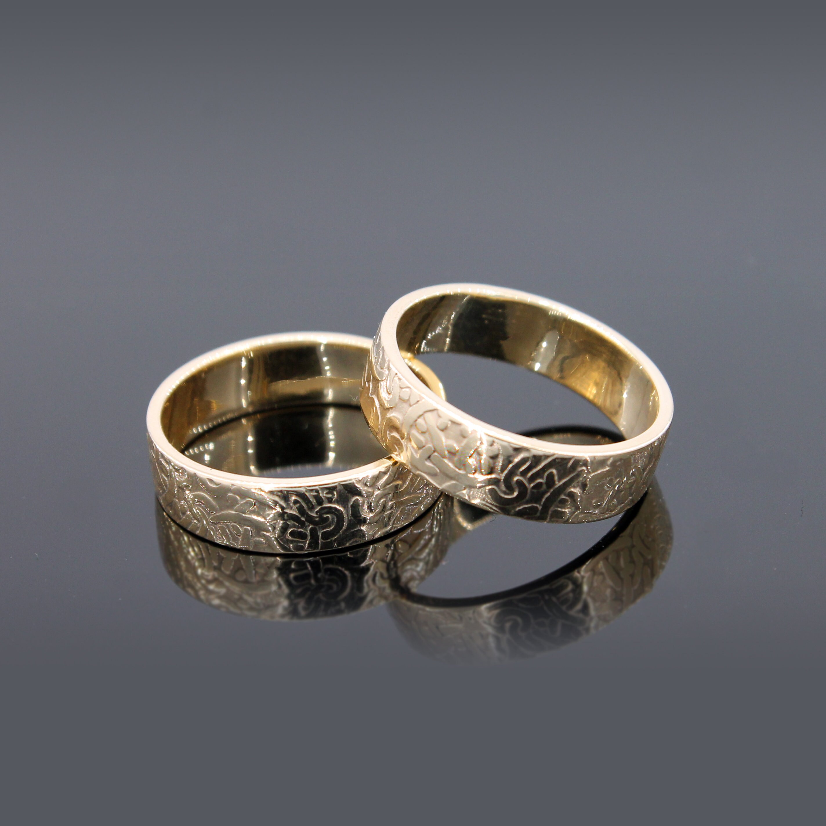 9ct Gold Handcrafted Celtic Ring With Edinburgh Scottish King Charles ...