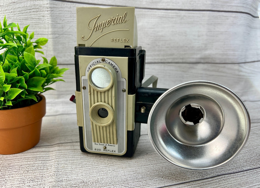 Vintage 1960 Imperial Reflex 620 Camera With Flash Attachment ...