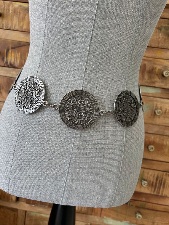 floral circle tiny embossed - Gem