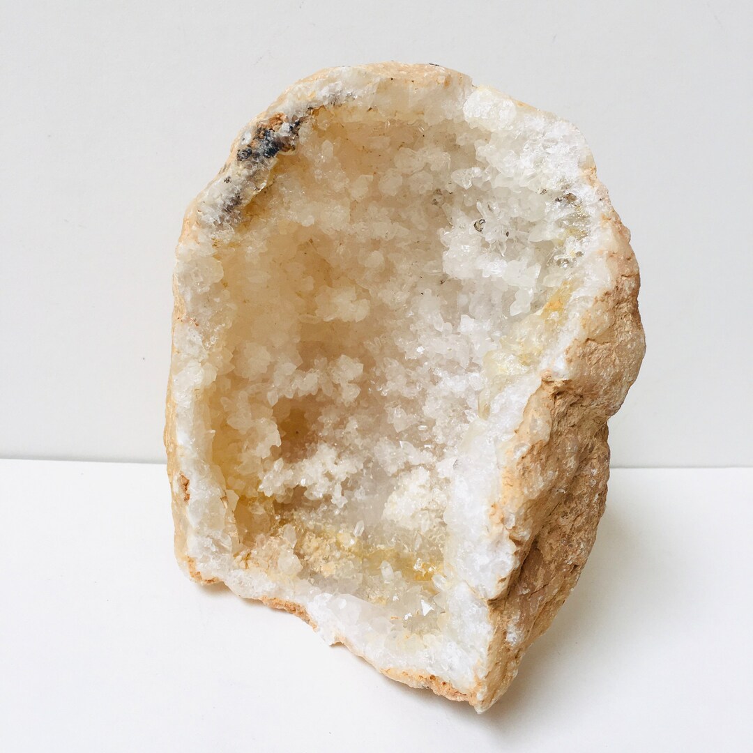 White Crystal Geode ( 3 Lb 4 Oz 6" Tall ) White Crystal Stone / Crystal ...
