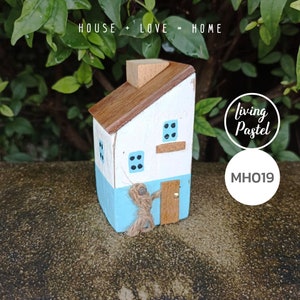 Seaside Rustic Decor - Mini Wooden Beach Houses With Lighthouse, Ideal ...