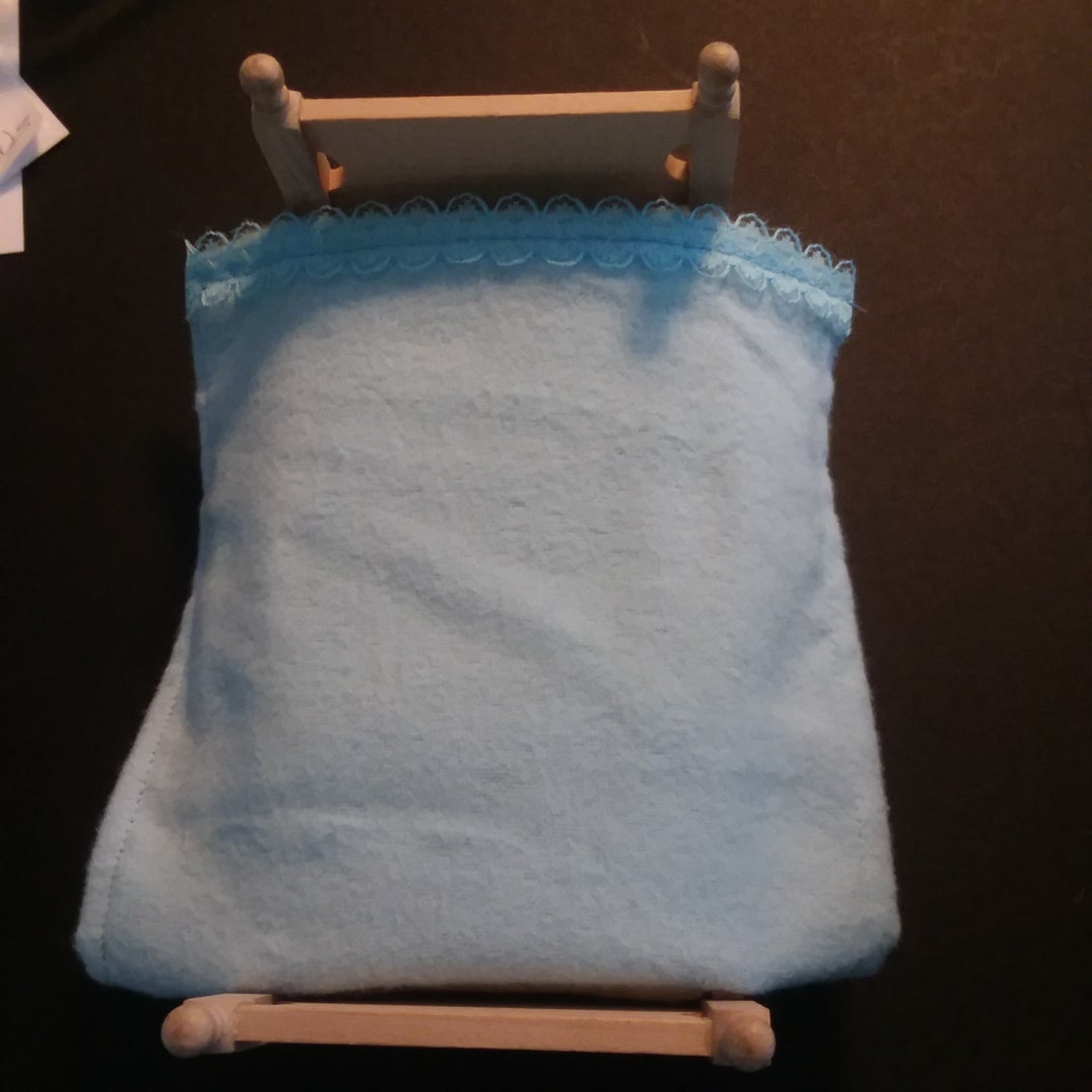 1:12 Scale Miniature Blanket Blue With Floral Lace Edge Fits Single ...