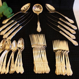 Vanessa Francesca Flatware Set - Wm A Rogers Oneida LTD Silverplate ...