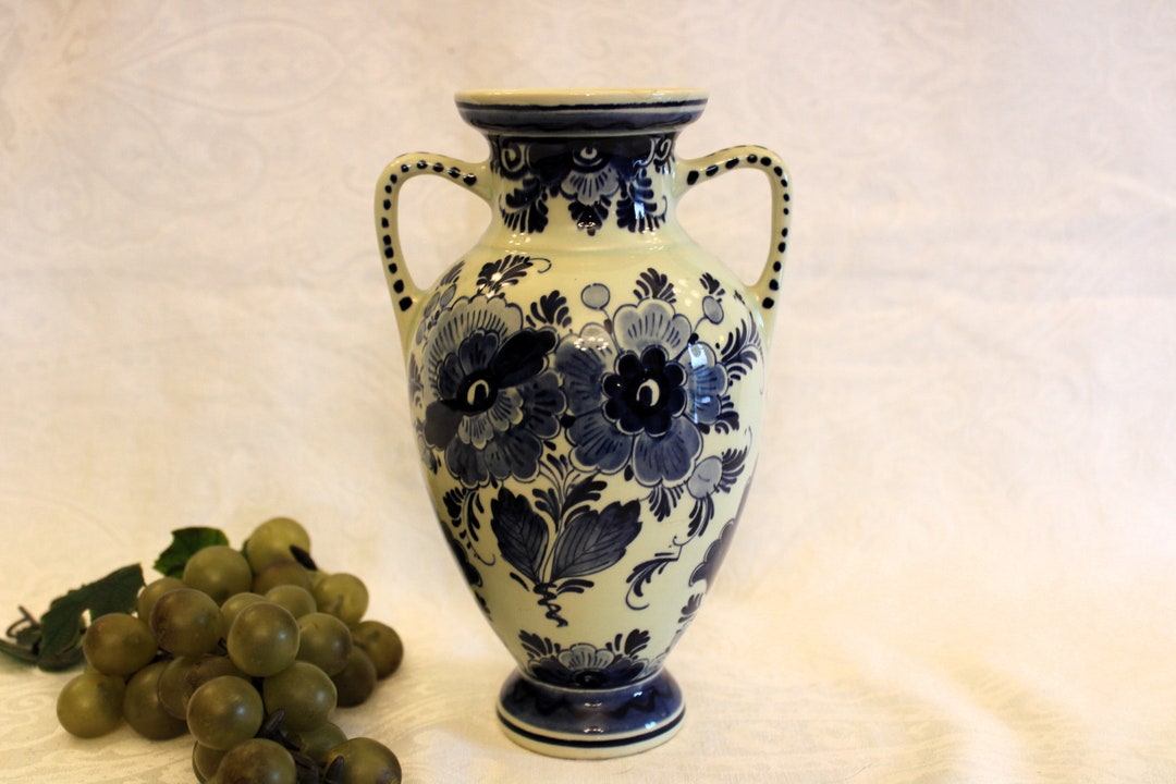 Regina Delfts Hand Painted 7.5" Vase With Handles - Made in Holland ...