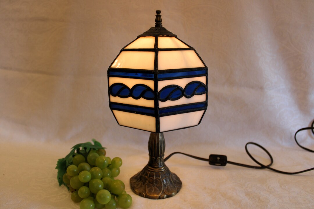 Stained Glass Electric Night Light Tiffany Style Lamp With Brass Base ...