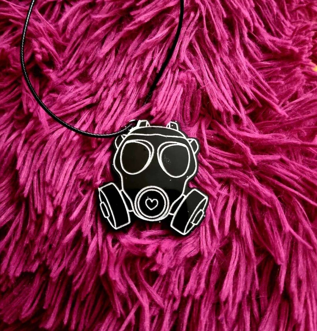 Gas Mask Pendant, Gothic Gas Mask Necklace - Etsy