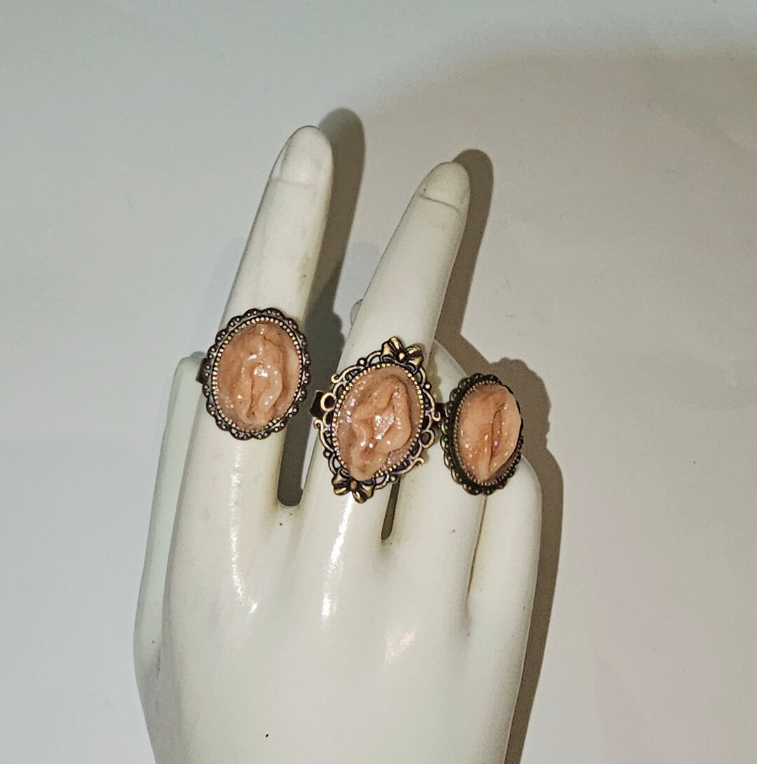 Vulva Ring, Yoni Ring, Vagina Ring, Clay Sculpted Female Anatomy Ring ...