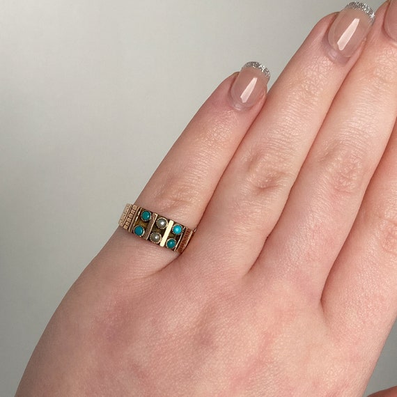 Antique Turquoise and Pearl Ring of 10k Gold - Gem