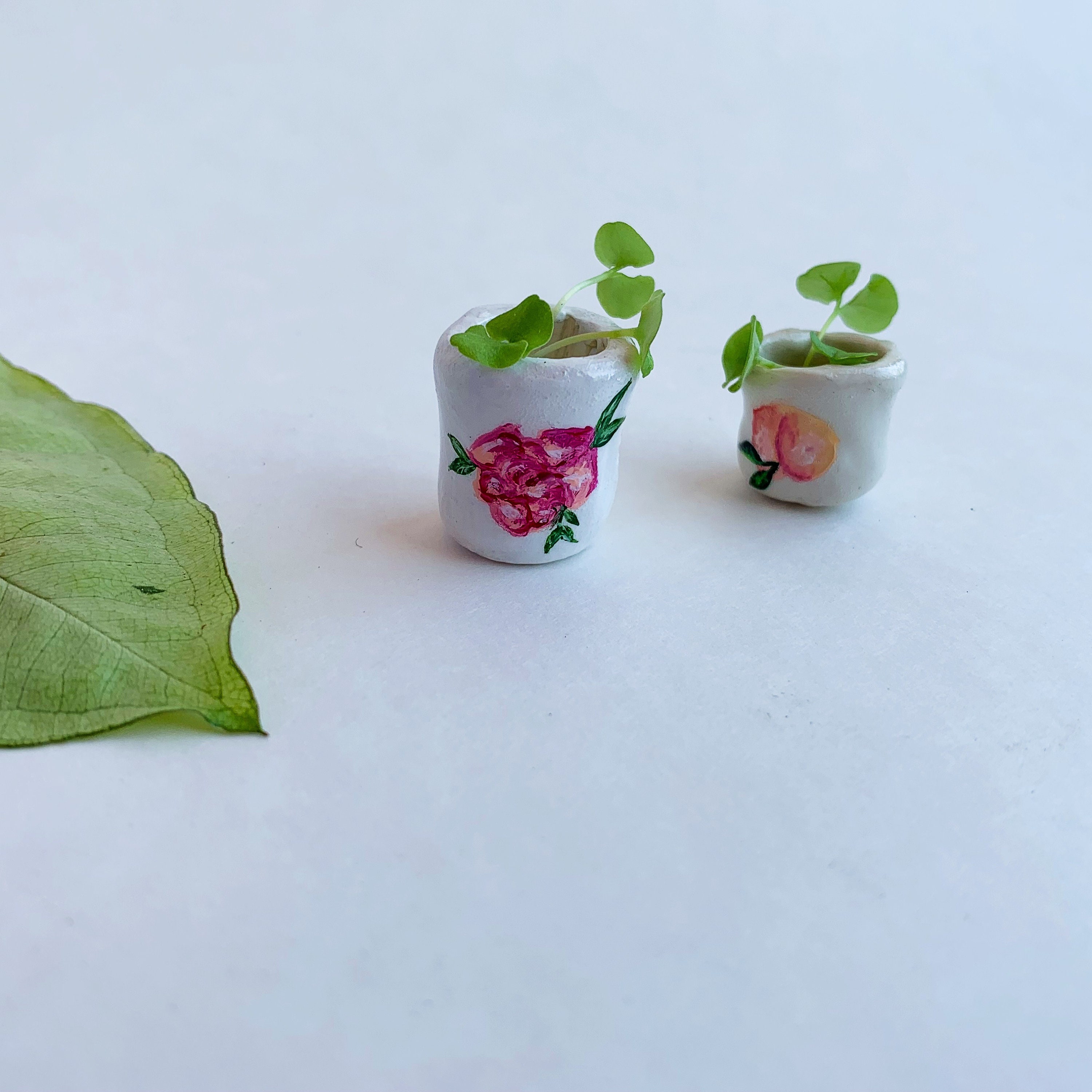 Tiny Fairy Garden Miniature FAKE Thimble pots, Hand-painted Miniatures ...