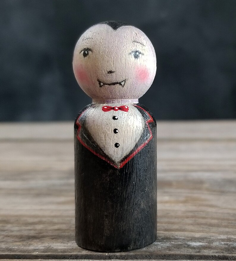 Halloween Peg Doll Vampire Figurine Dracula Figurine - Etsy Nederland