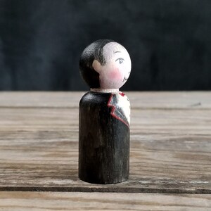 Halloween Peg Doll, Vampire Figurine, Dracula Figurine, Halloween Folk ...