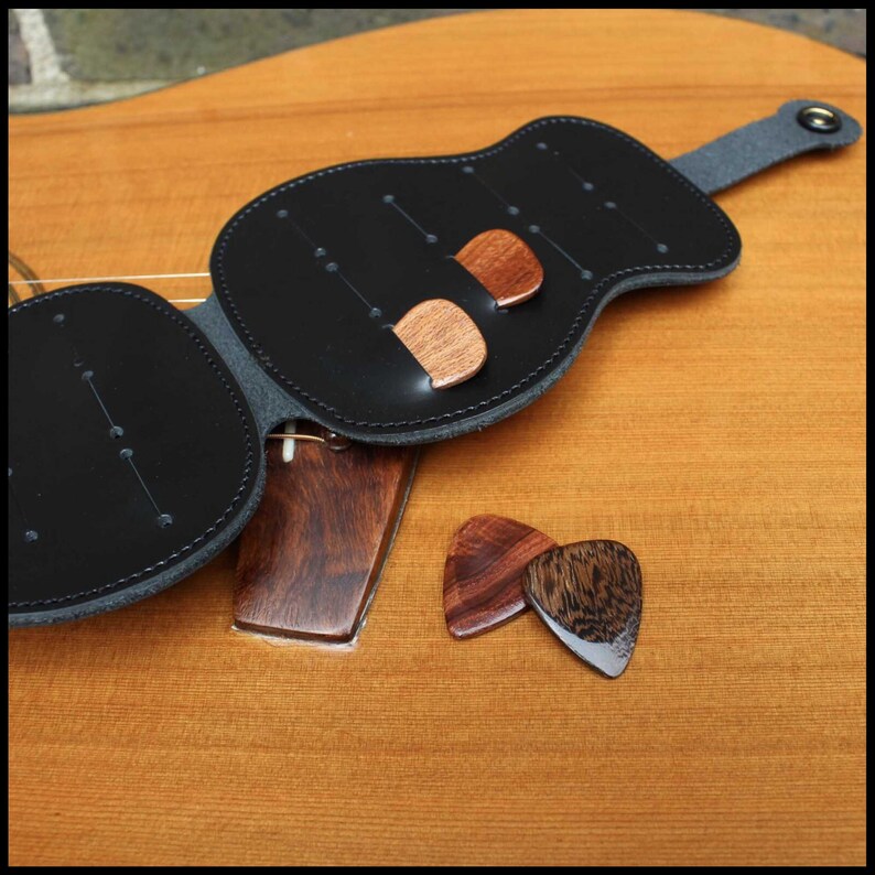 Leather Guitar Pick / Plectrum Wallet - Holds 18 Guitar Picks - Timber ...