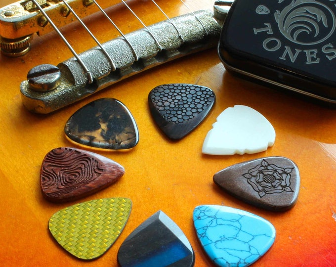 Rock Music Picks - Rock and Roll Styled Guitar and Bass Plectrums ...