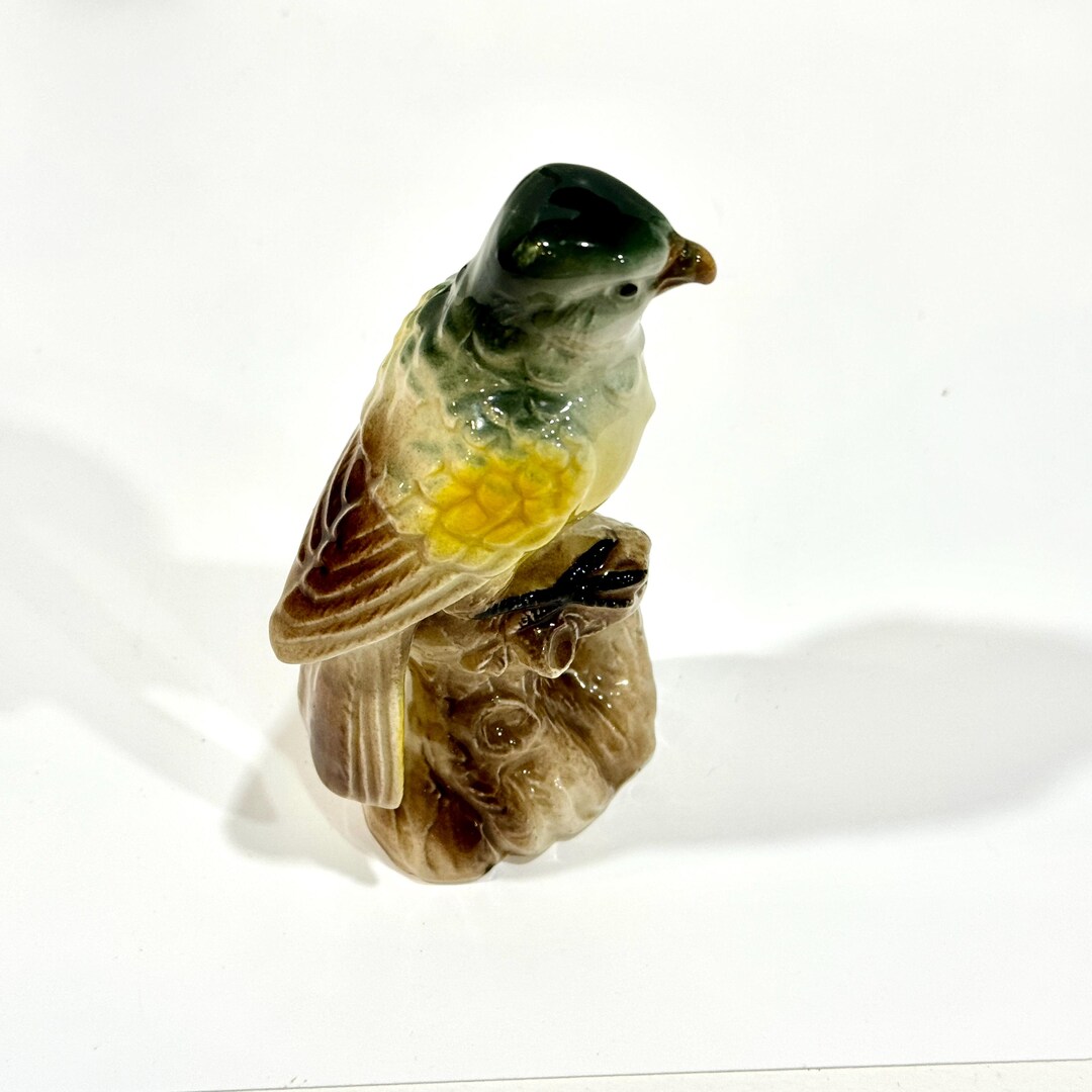 Vintage Bird Figurine, Porcelain Oriole, Bird in Tree, Made in Japan ...