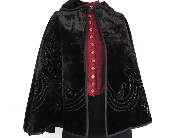 Victorian Velvet Cape - Antique 1890s Victorian Black Velvet Cape ...