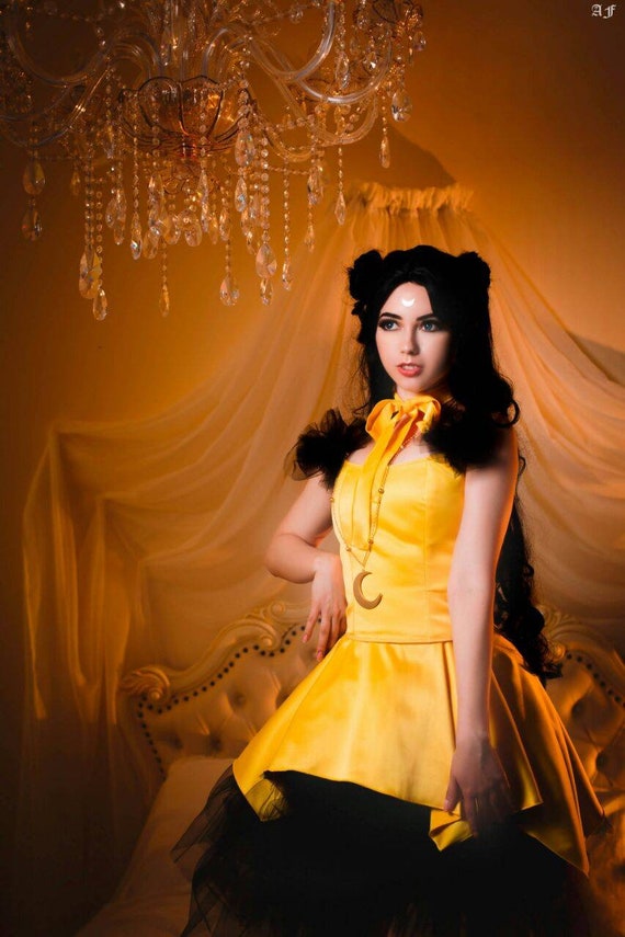 Sailor Moon Luna Cosplay