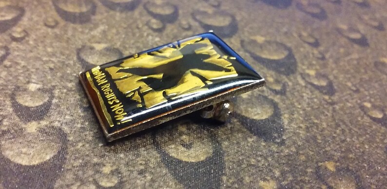 Human Rights Now Lapel Pin Badge Amnesty International Reebok Sponsored ...