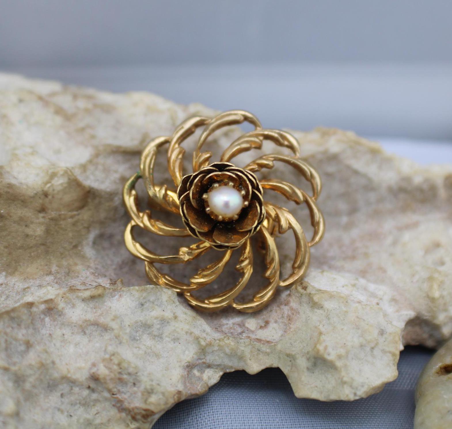 Circa Floral Flower Rings Heart Circle Filigree Brooch Pin Brooches CZ ...