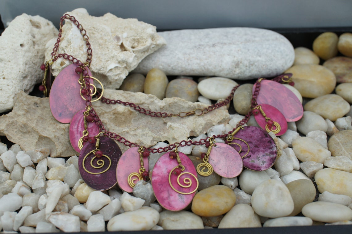 Purple Color Gold Tone Charms Balls Oval Metallic Curl Necklace Chain ...
