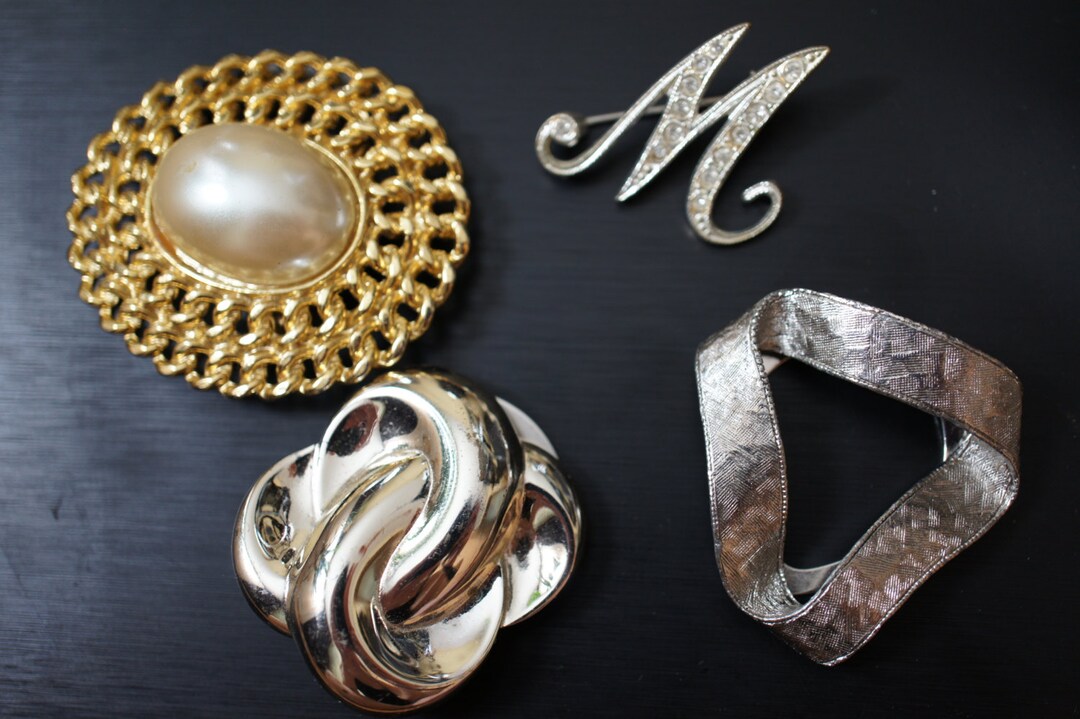 Estate Vintage Jewelry Pin Pins Broche Broches set de 4 clips Gold ...
