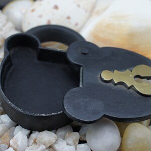 Vintage Wilton Cast Iron Trinket Box Lock Padlock Shape No Key Black ...