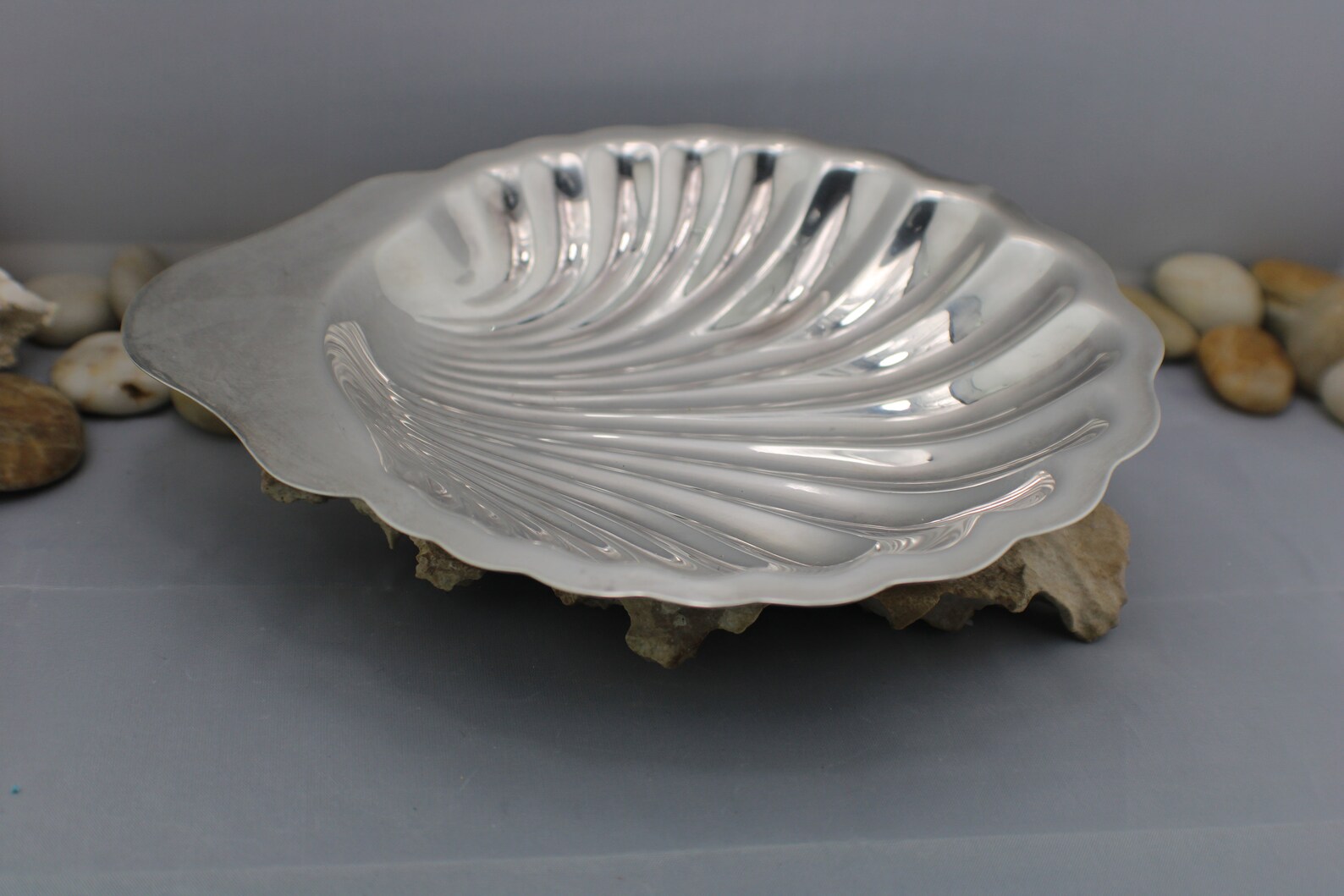 Vintage ONEIDA Silversmiths Shell-shaped Candy/bon Bon Bowl, Set of 2 ...