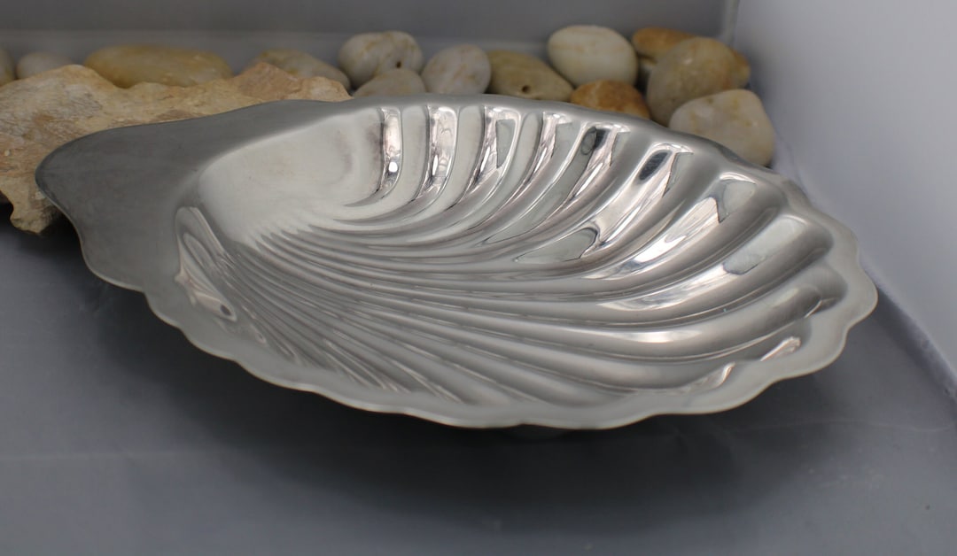 Vintage ONEIDA Silversmiths Shell-shaped Candy/bon Bon Bowl, Set of 2 ...