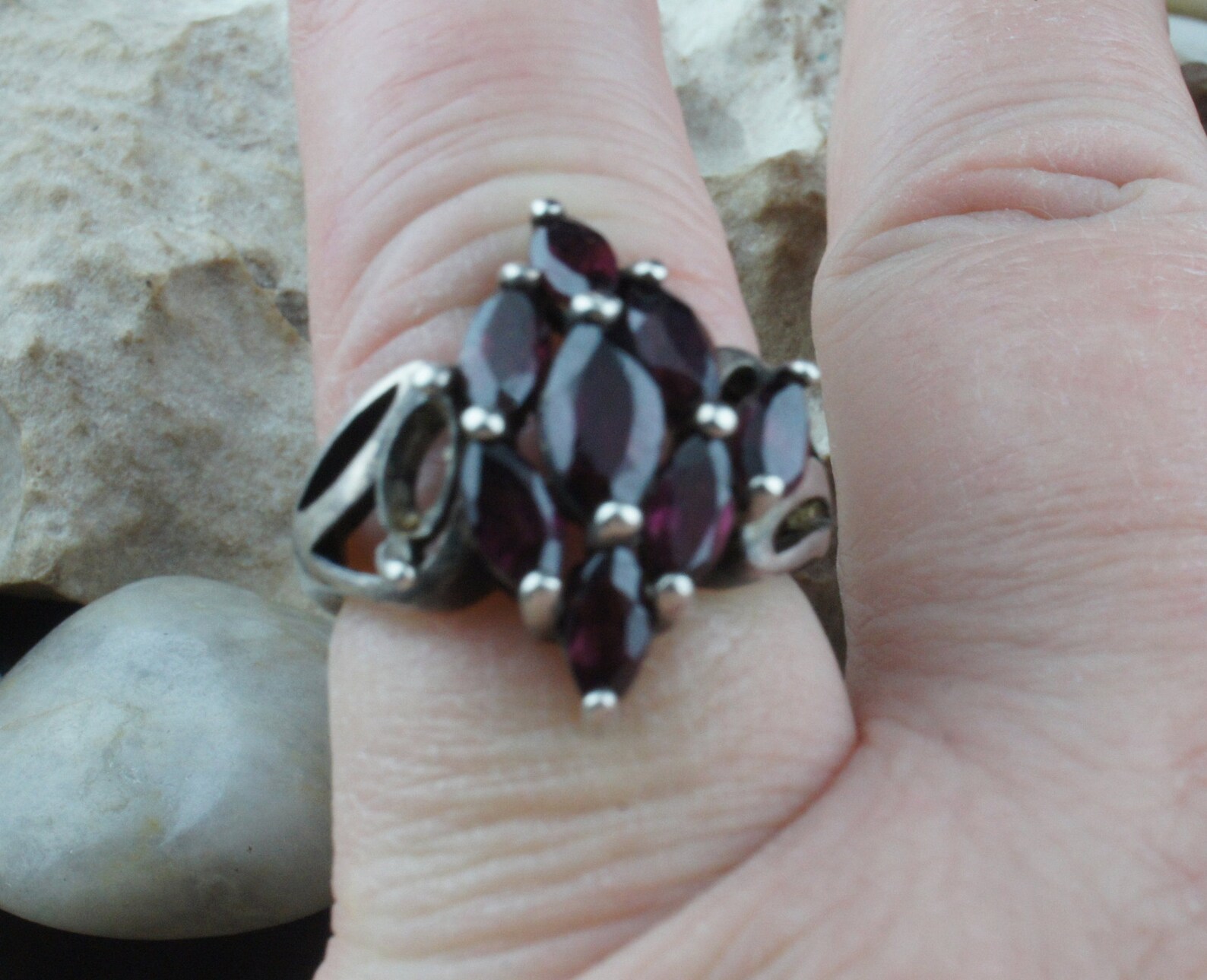 925 STERLING SILVER NV Ring Size 6 Garnet Red Stone Band Art - Etsy