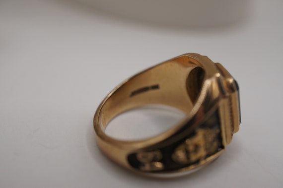 Vintage Man's JOSTEN Ring 10K Yellow Gold Green Stone… - Gem