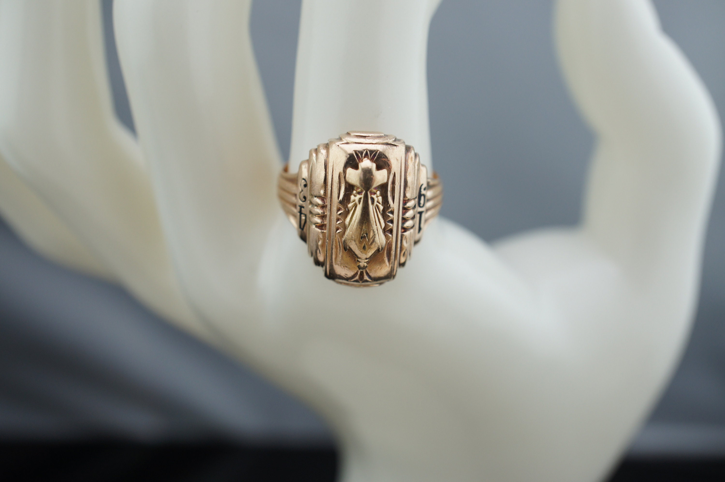 10K Solid Gold Yellow Herff Jones H.J. High School Class 1943 Ring Signet Aged Patina 6.6 Grams Size 8.5 Vintage Art Deco Jewelry Monogram Etsy UK