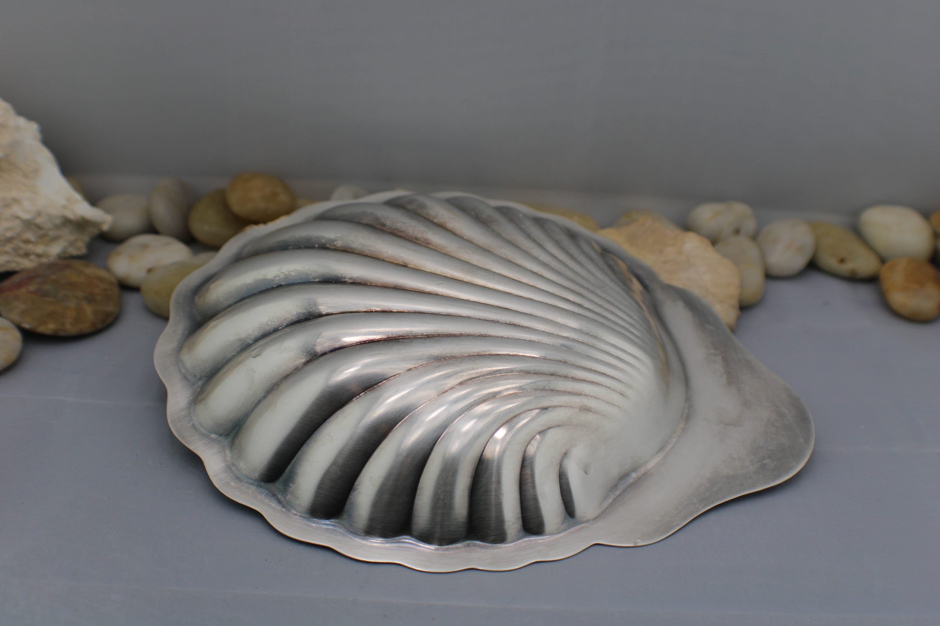 Vintage ONEIDA Silversmiths Shell-shaped Candy/bon Bon Bowl, Set of 2 ...