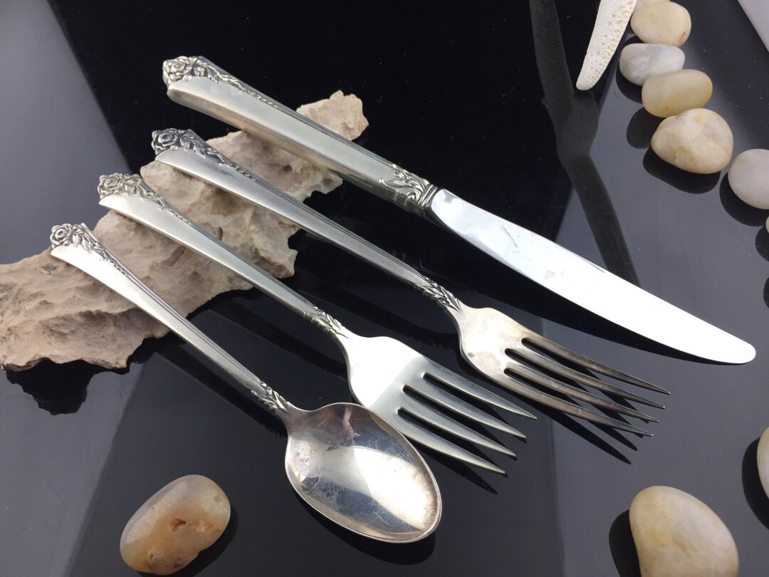 Vintage Oneida Heirloom Sterling 1946 DAMASK ROSE 4 Pc Place Knife ...