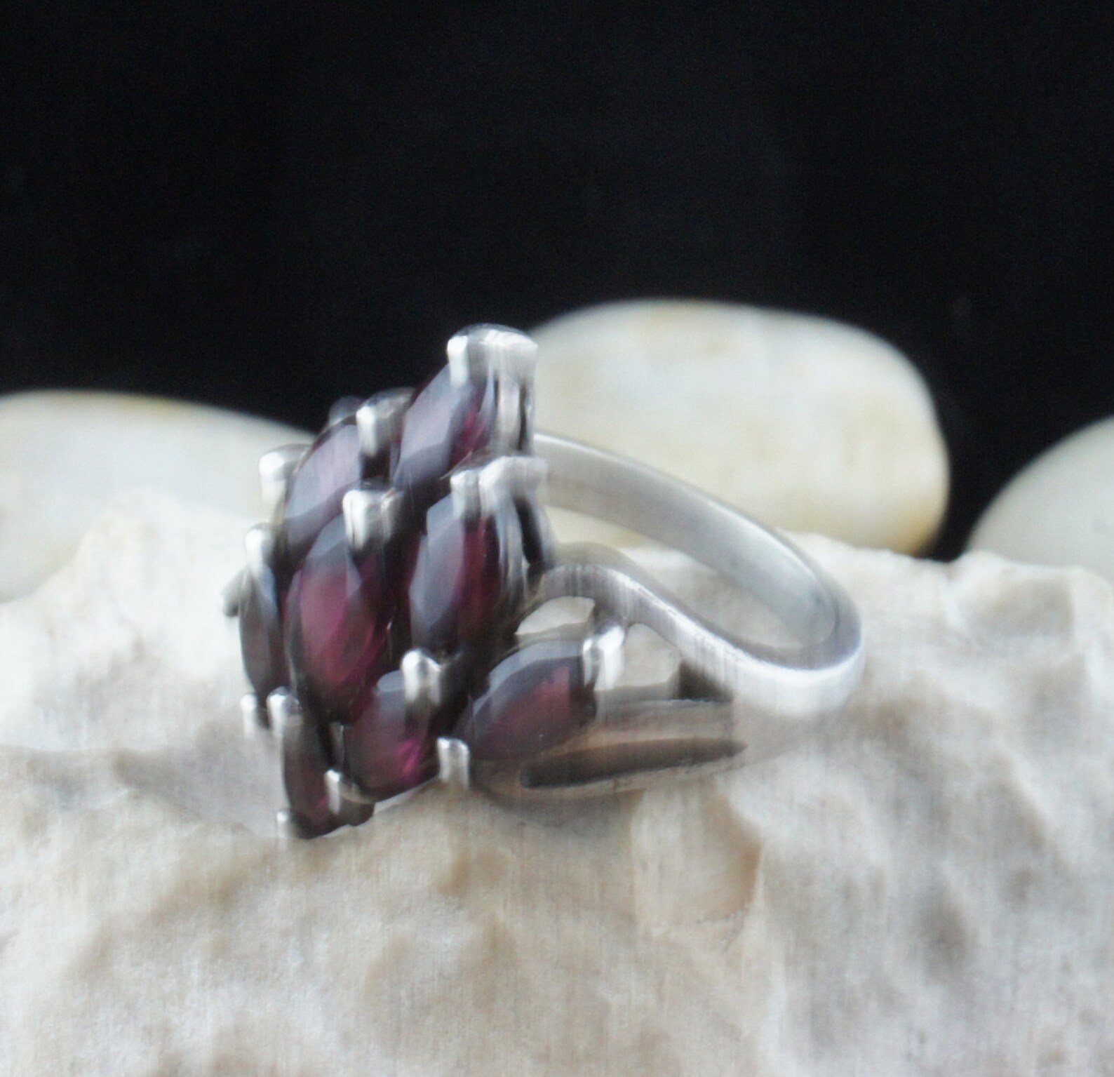 925 STERLING SILVER NV Ring Size 6 Garnet Red Stone Band Art - Etsy