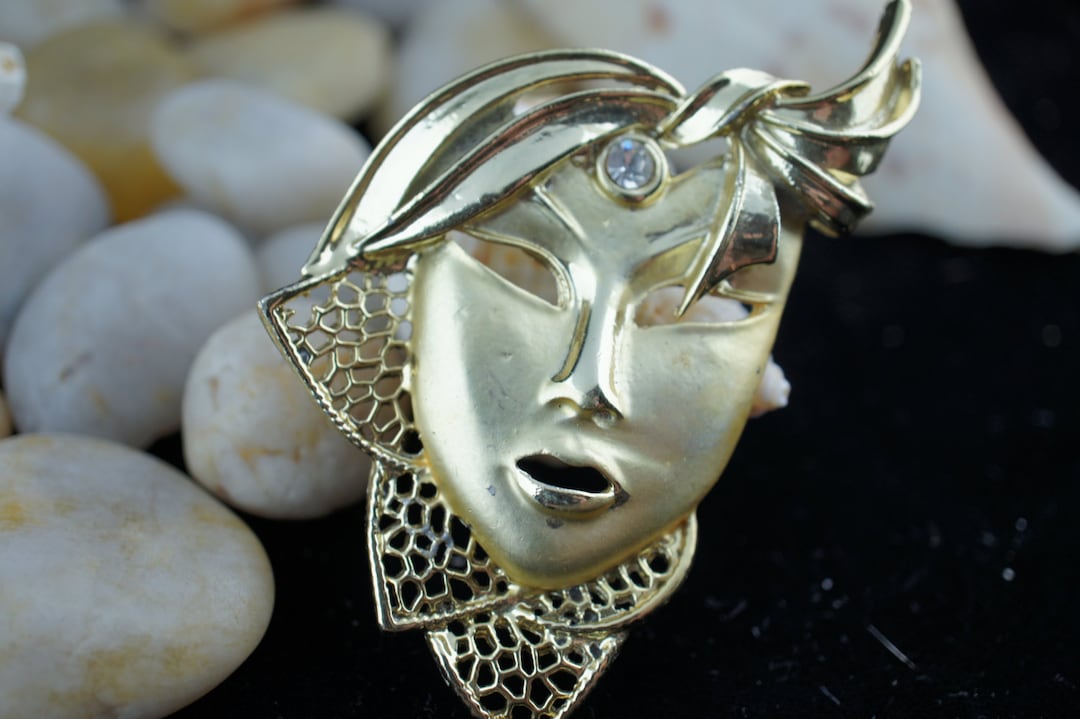MASK / FACE PIN Opera Brooch Gold Tone With Rhinestones Art Deco ...