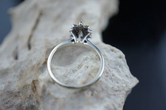 Vintage JTC R Solid 10k White Solid Gold Ring Authent… - Gem