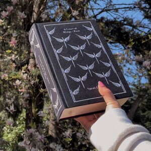 ACOWAR Cover Art Cricut Design Space Digital Download PNG. Penguin ...