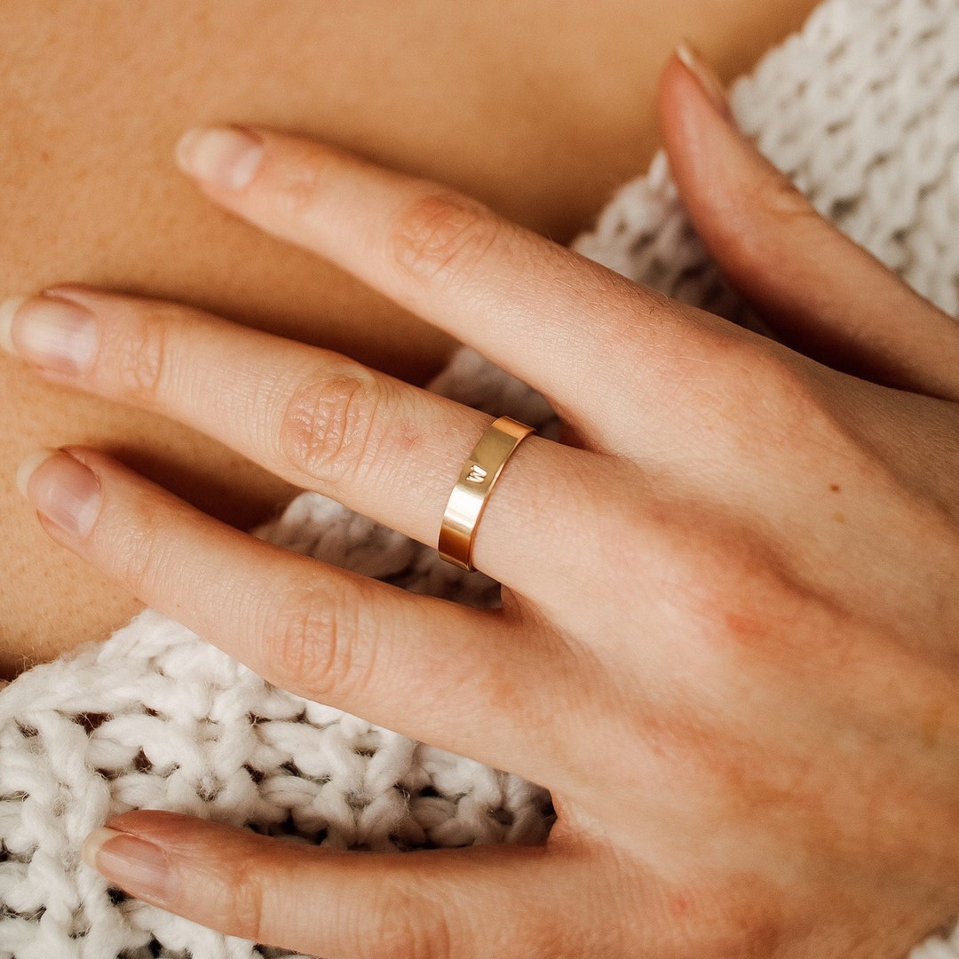 Maude Ring Gold or Silver Signet Initial Ring - Etsy