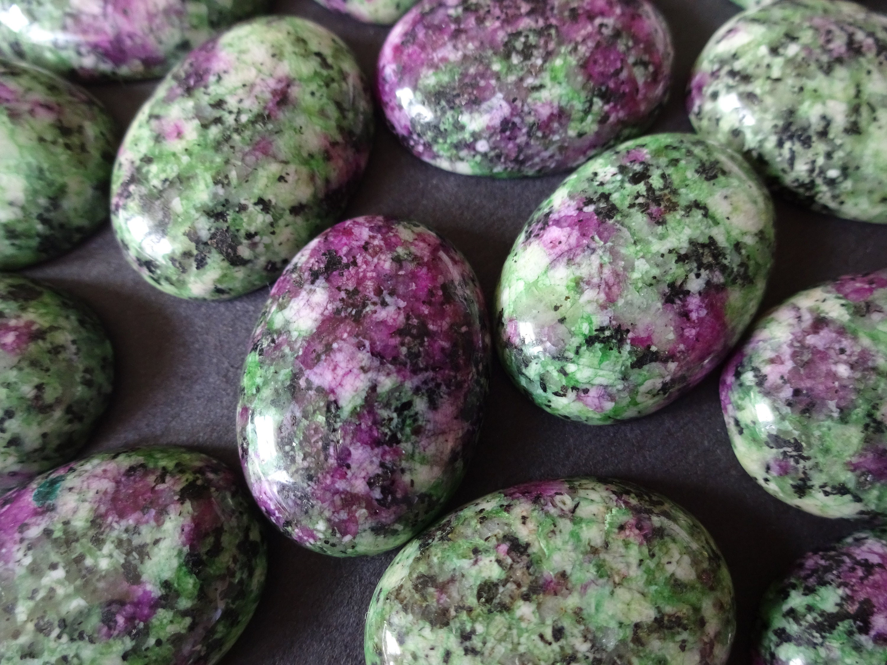 25x18mm Natural Ruby in Zoisite Cabochon, Anyolite, Crystal, Oval ...