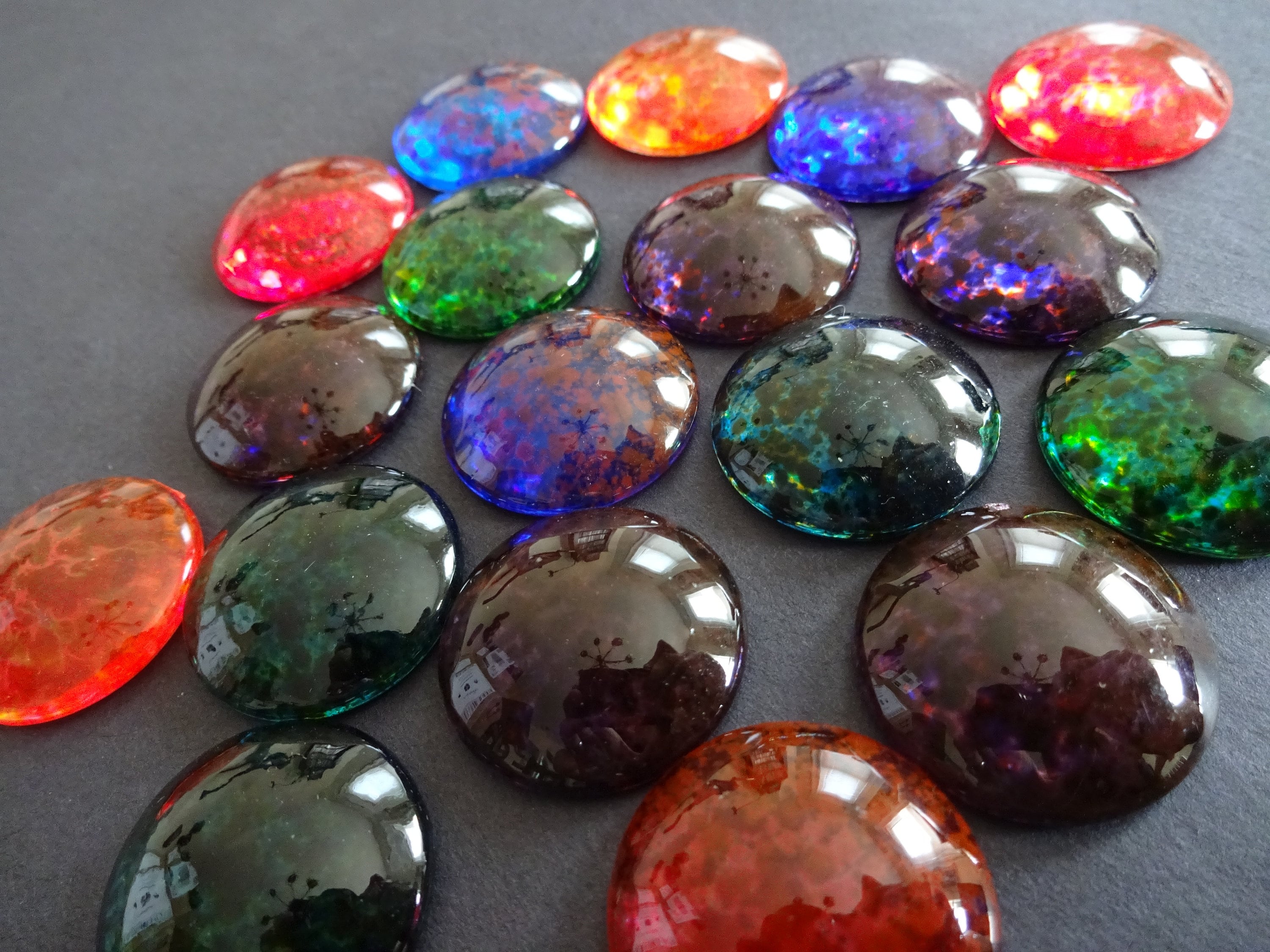Set of Two 25mm Dome Glass Cabochons, Spray Painted Round Cabochon ...