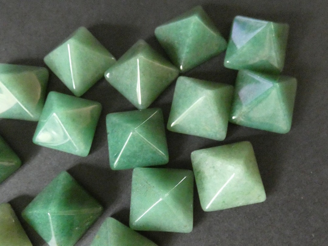 20x20mm Natural Green Aventurine Pyramid Cabochon, Pyramid Gemstone Cab ...