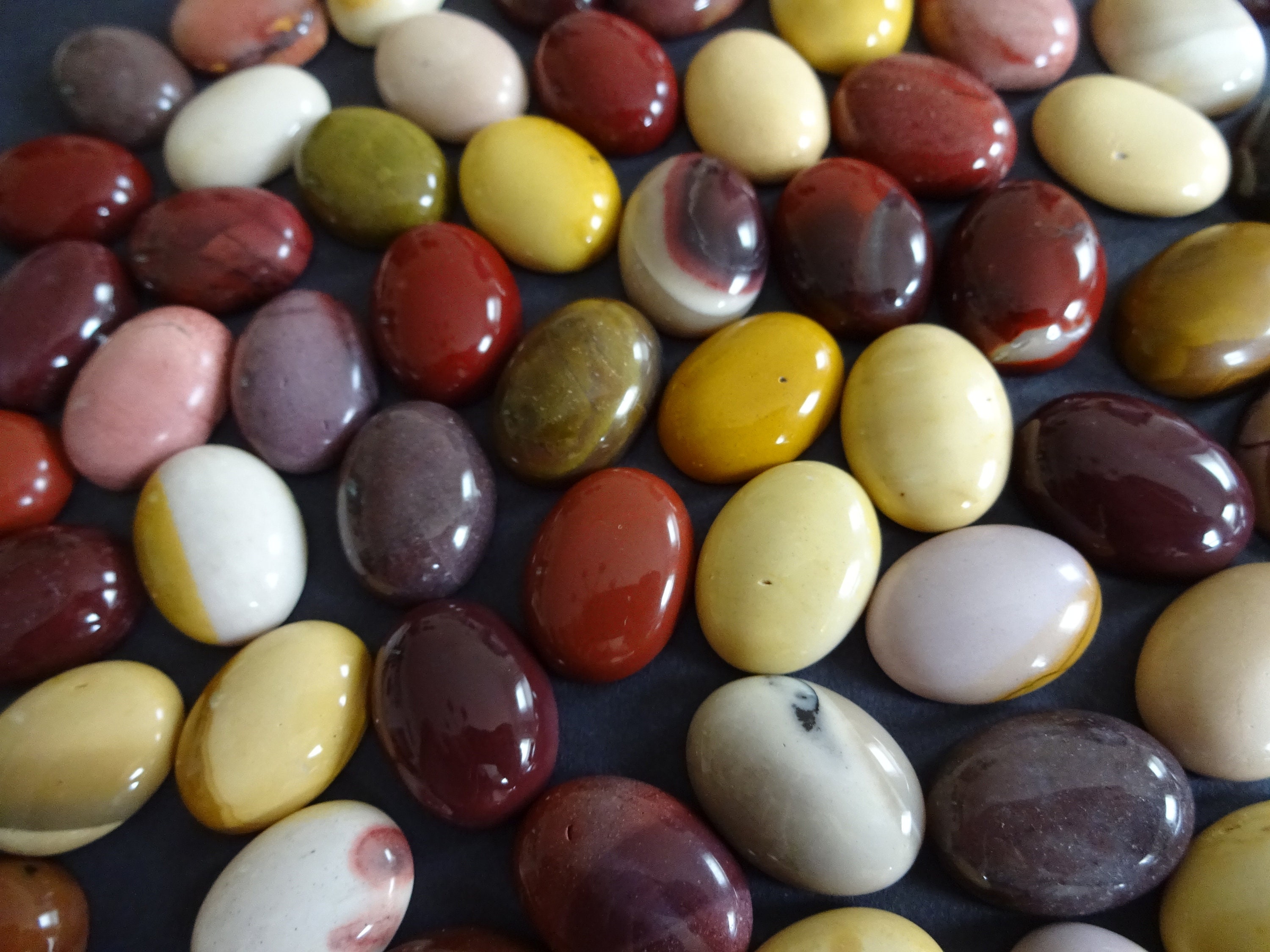 SET OF 3 Natural Mookaite Gemstone Cabochon, 20x15x6.5mm, Mixed Colors ...