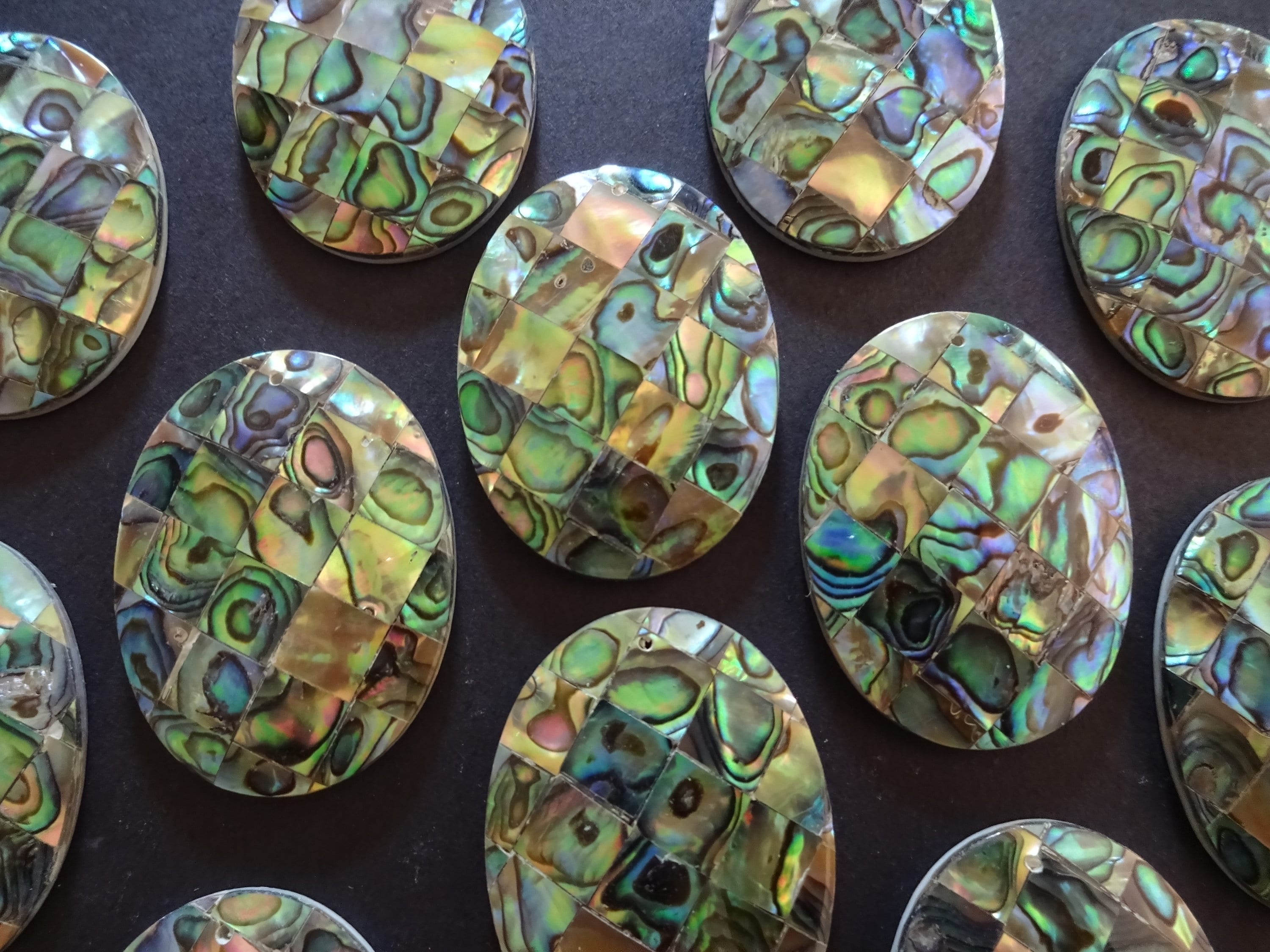 40x30mm Natural Abalone and Paua Shell Pendant, Drilled Oval Shape ...